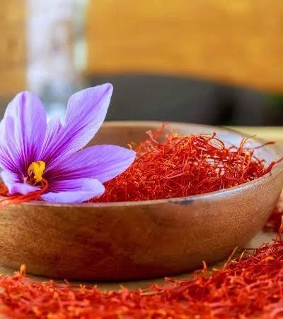 The Golden Spice: Uncovering the Benefits of Saffron – Naturally Lefty